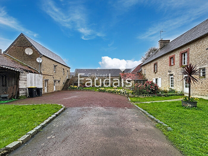 Maison à vendre - Baupte - 10 pièces - 5 chambres