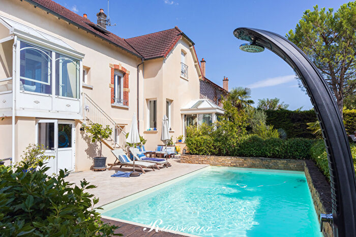 Nuits-Saint-Georges : Maison 8 pièces à vendre
