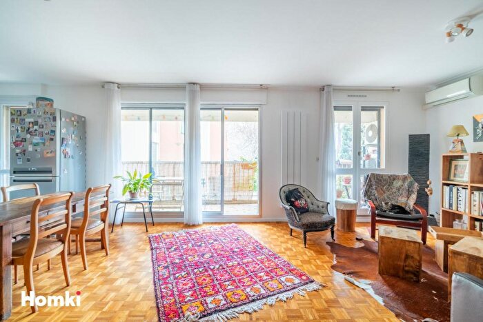Maisons à vendre et appartements à louer - 1