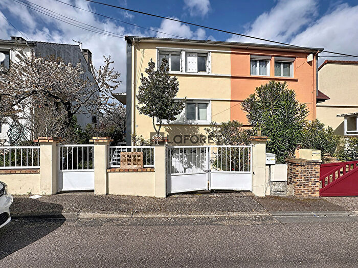 Saint-Étienne-du-Rouvray, Castors, Aviateurs, Champ de Courses - Maison 6 pièces à vendre