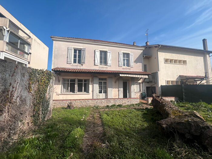 Maison à vendre - Villeneuve-sur-Lot, Saint-Etienne - 7 pièces - 4 chambres