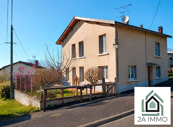 Maison 7 pièces à Escoutoux, à vendre