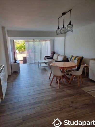 Hôpital Jules Grec, Antibes : Appartement 3 pièces à louer