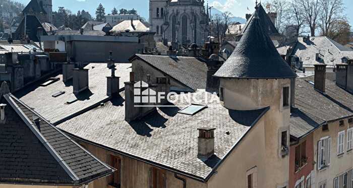 Appartement à vendre - Chambéry, Centre-ville - 3 pièces - 2 chambres