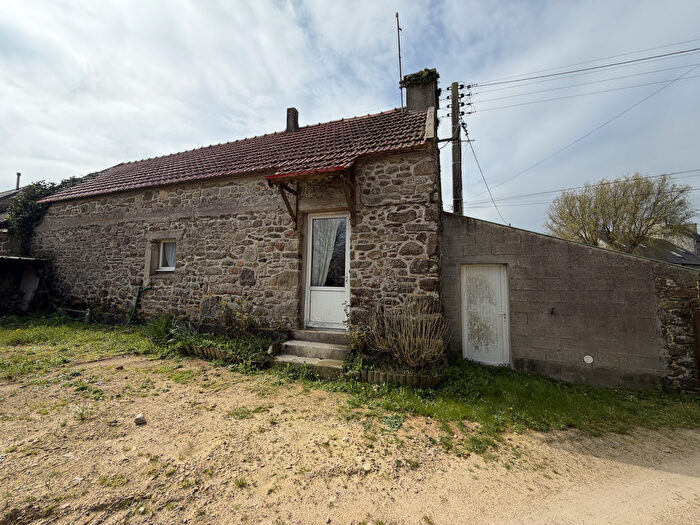 Maison 2 pièces à Plounéventer, à vendre