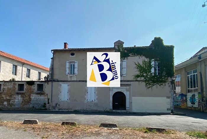 Maison 10 pièces à Angoulême, Le Vieil Angoulême, à vendre