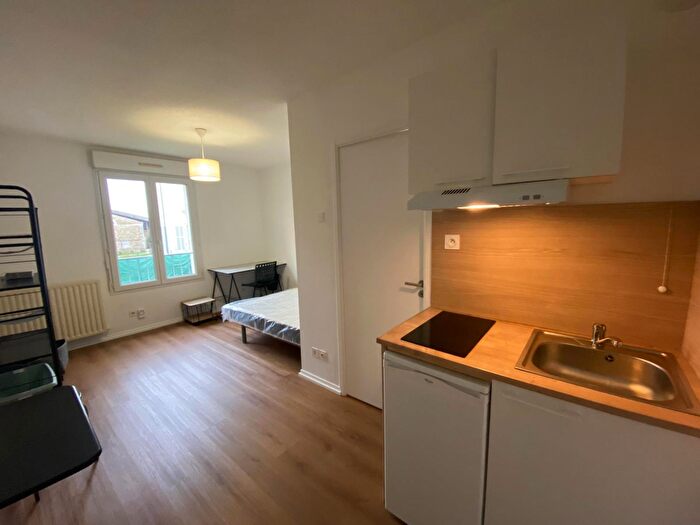 Appartement à louer - Laval, Les Fourches - 1 pièce