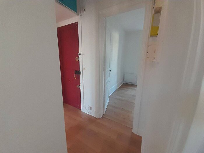 General Leclerc, La Garenne-Colombes : Appartement 2 pièces à louer