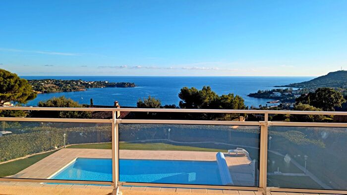 Maison à vendre - Saint-Raphaël, Agay - 7 pièces - 2 chambres