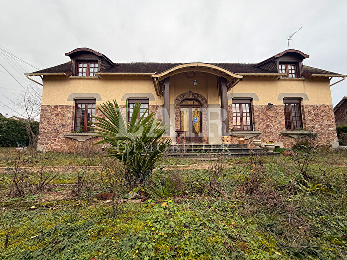 Maison à vendre - Bagnoles-de-lOrne - 9 pièces - 5 chambres