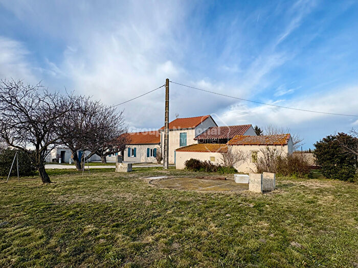 Maison à vendre - Arles, Trébon - 5 pièces - 3 chambres