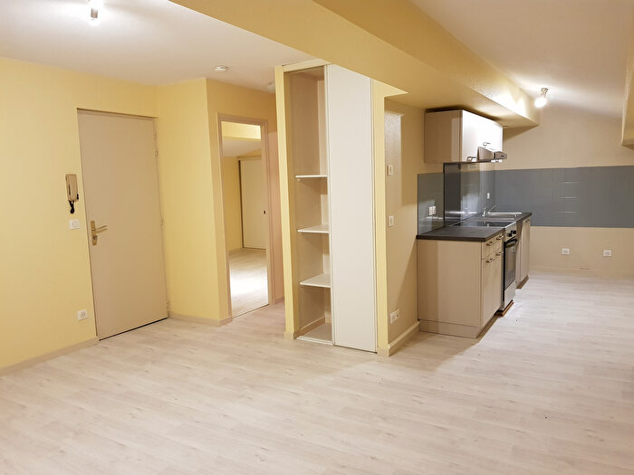 Riom, Les Charmettes, Le Champ d'Ojardias, Layat : Appartement 2 pièces à louer