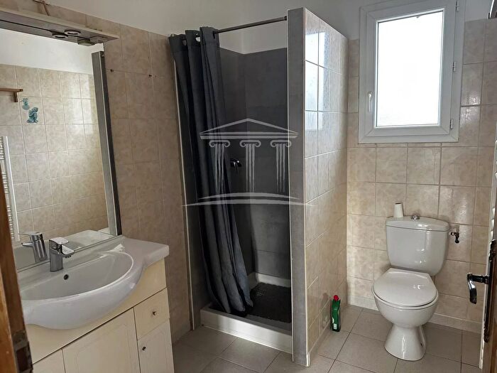 Appartement à louer - Sorgues, Centre-ville - 2 pièces - 1 chambre