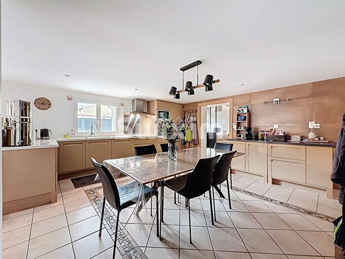 Saint-Jean-de-Gonville : Maison 6 pièces à vendre