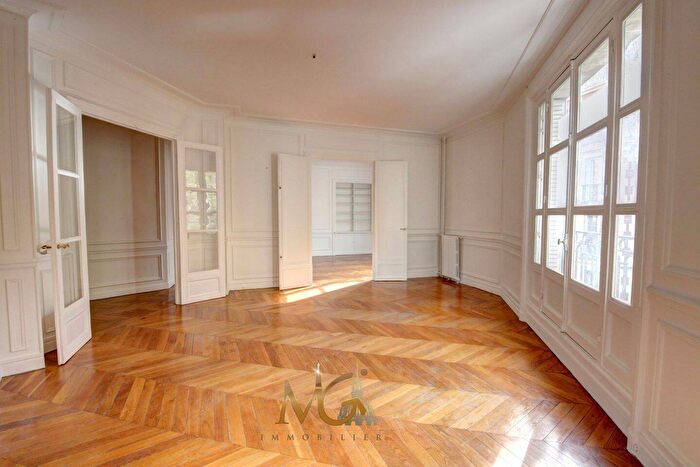 Appartement à louer - Paris ème arrondissement - 7 pièces - 5 chambres