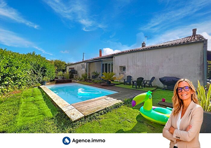 Maison 8 pièces à vendre à Saint-Bonnet-sur-Gironde