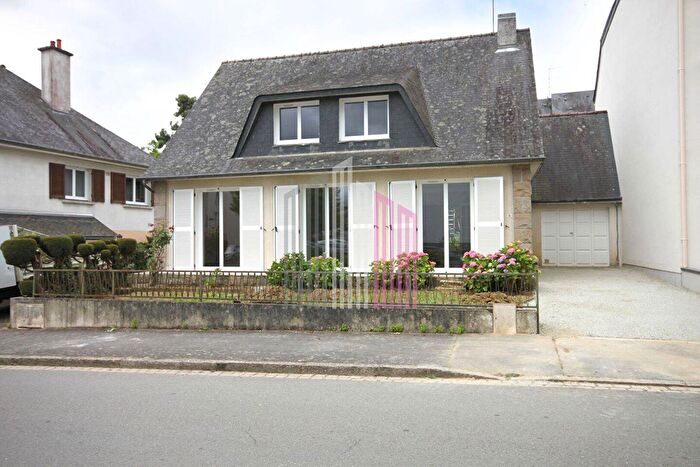 Maison à louer - Ouest, Acigne - 5 pièces - 4 chambres