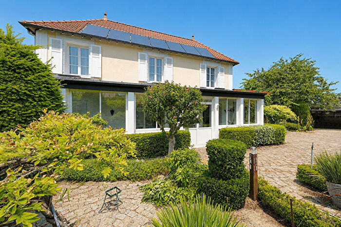 Maison 9 pièces à Coupvray, à vendre