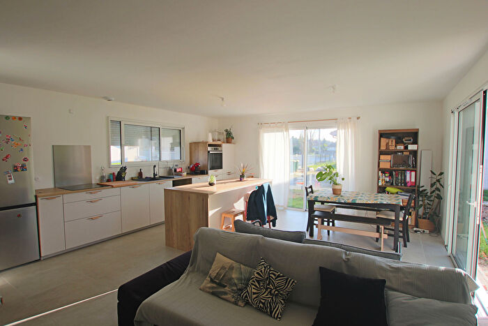 Maison à vendre - Salles - 5 pièces - 3 chambres