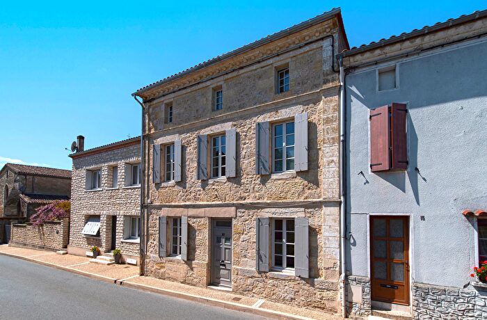 Maison à vendre - Villefranche-de-Lonchat - 10 pièces - 5 chambres