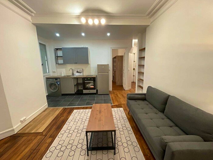 Louis Blanc-Aqueduc, Paris 10ème arrondissement : Appartement 1 pièce à louer