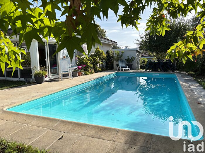 Maison à vendre - Pompignac - 6 pièces - 4 chambres