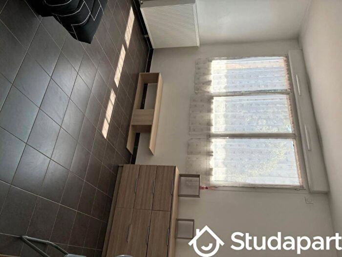 Hôtel de Ville, Créteil : Appartement 1 pièce à louer