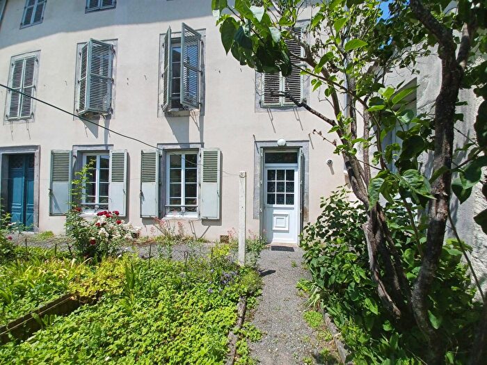 Appartement à louer - Aurillac - 2 pièces - 1 chambre