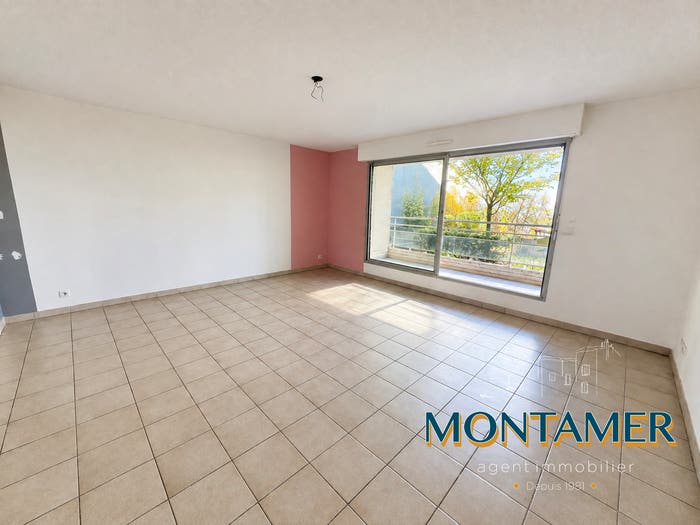 Appartement 3 pièces à vendre à postalCode