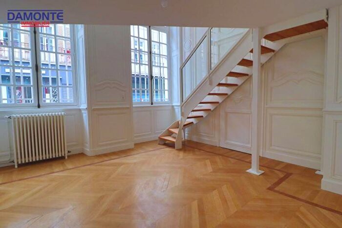 Appartement à louer - Cathédrale, Troyes - 4 pièces - 2 chambres