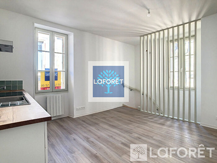 Bourg - Maison 2 pièces à louer