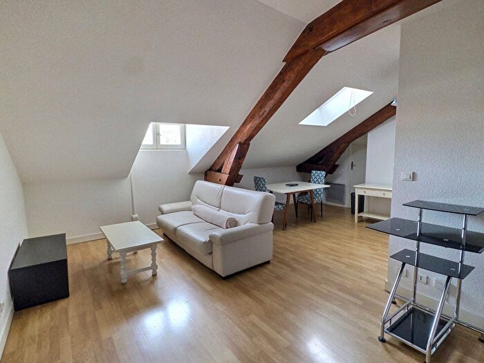 Appartement à louer - Charras, Clermont-Ferrand - 2 pièces - 1 chambre