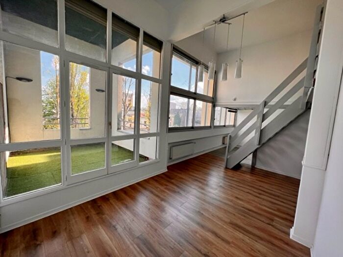 Appartement à louer - Reims, Centre-ville - 5 pièces - 3 chambres