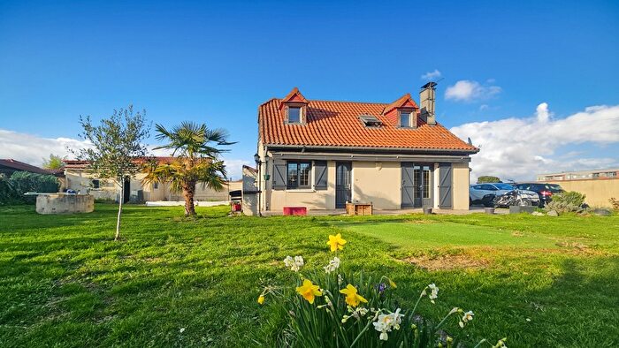 Maison à vendre - Orleix - 4 pièces - 3 chambres