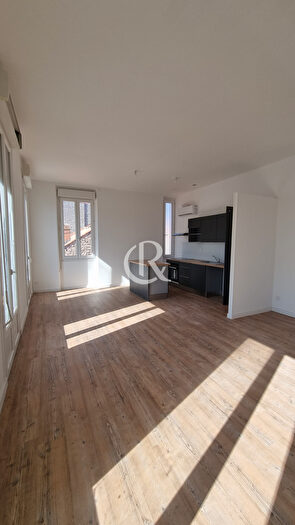 Appartement à louer - Hyères, Gare, Godillot - 3 pièces - 2 chambres