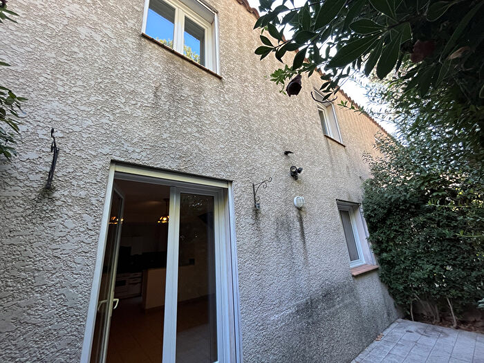 Maisons à vendre et appartements à louer - 1