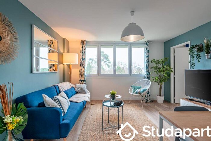 Appartement à louer - Centre Ville-Piquey, Mérignac - 1 pièce - 4 chambres