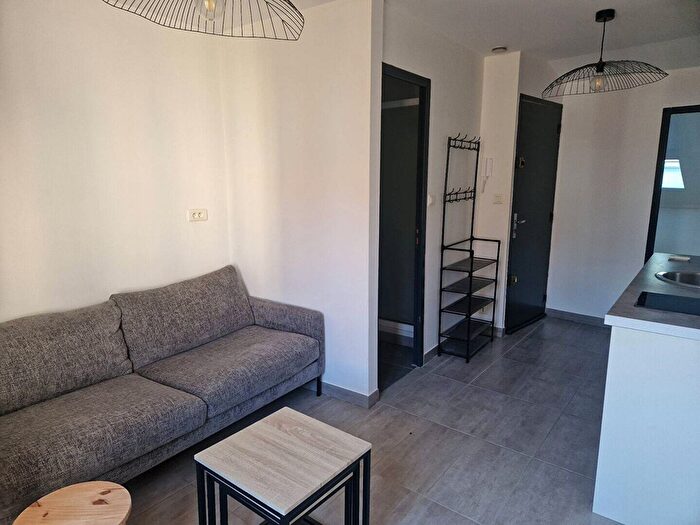 Appartement à louer - Bourg-Charité, Narbonne - 2 pièces - 1 chambre