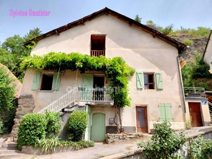 Maison 7 pièces à vendre à La Roche-des-Arnauds