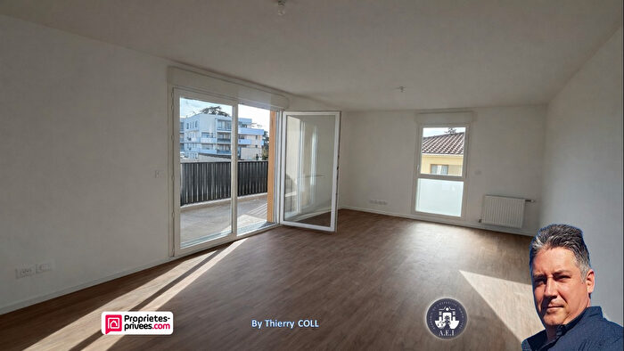 Appartement à vendre - Rillieux-la-Pape, Perica, Village - 3 pièces - 2 chambres