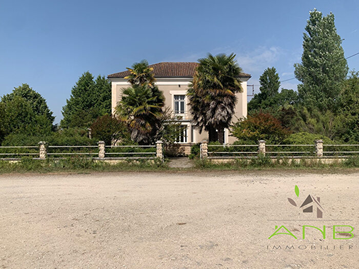 Maison à vendre - Champniers - 13 pièces - 5 chambres