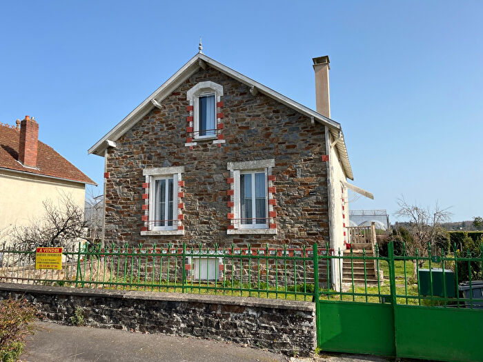 Maison à vendre - Coussac-Bonneval - 4 pièces - 3 chambres