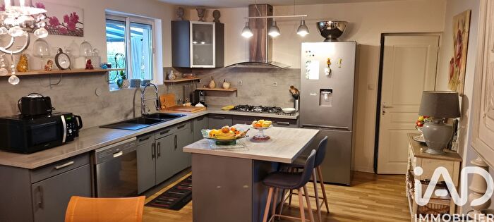 Maison à vendre - Saint-Denis-de-Pile - 4 pièces - 3 chambres