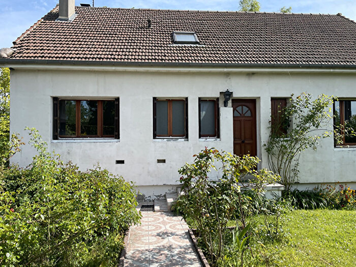 Maison à vendre - Sérifontaine - 7 pièces - 5 chambres