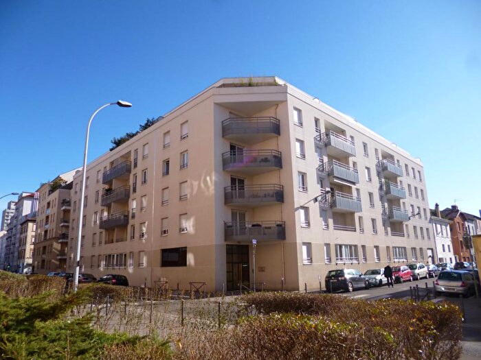 Villeurbanne, République, Tolstoi - Appartement 3 pièces à louer