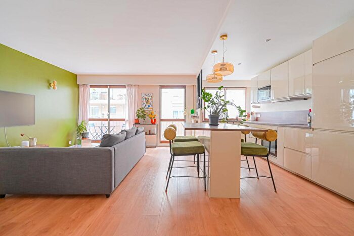 Appartement 2 pièces à vendre à Paris 20ème, Père Lachaise, Réunion