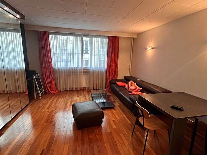 Appartement à louer - Hoche-Friedland, Paris ème arrondissement - 1 pièce