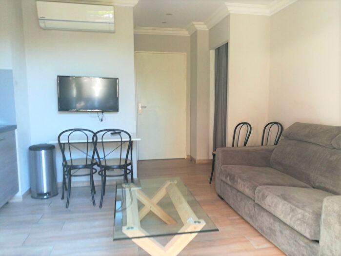 Maisons à vendre et appartements à louer - 1