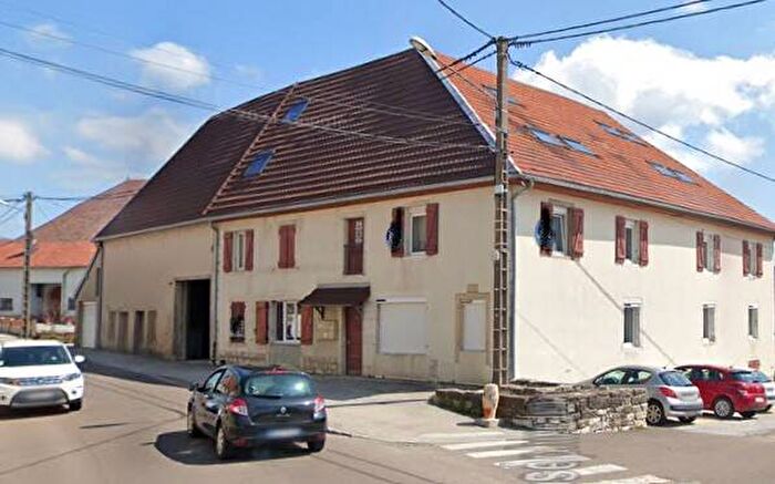 Appartement à louer - Frasne - 4 pièces - 3 chambres