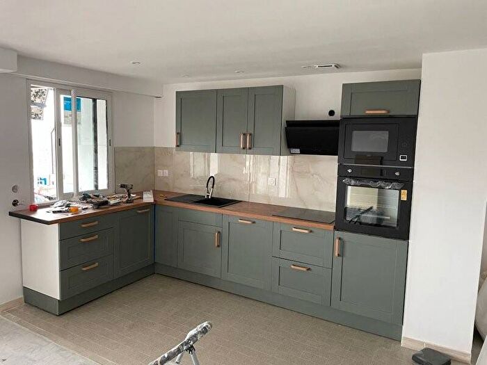 Appartement à louer - Marseille ème arrondissement - 4 pièces - 3 chambres